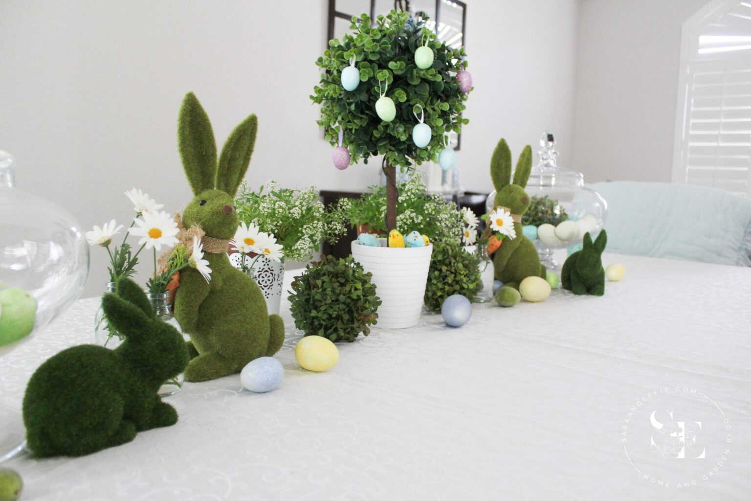 FIVE TIPS TO CREATE A SPRING CENTERPIECE - Sara and Effie